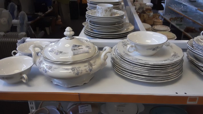 SOME INTERESTING EXAMPLES OF VINTAGE CONTINENTAL CHINA AND CONSTANTIA ...